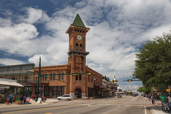 Historic Downtown Grapevine Tour for Large Groups - An In-Depth Look at the Tour Itinerary