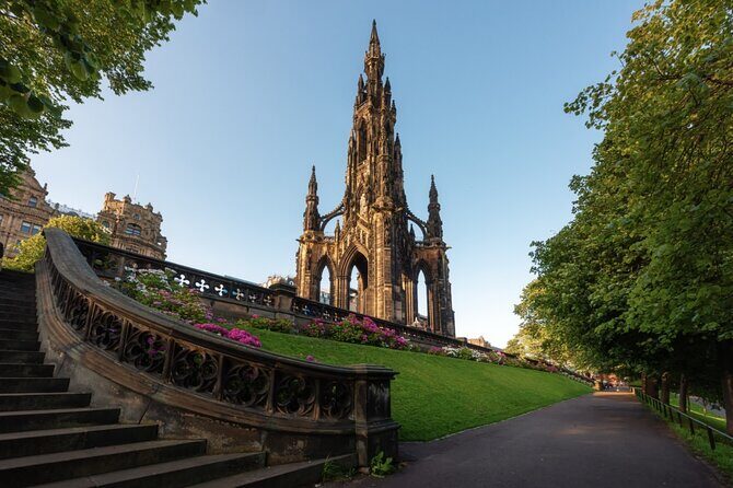 Historic Edinburgh and Rosslyn Chapel Full-Day Private Tour in a Premium Minivan - FAQs