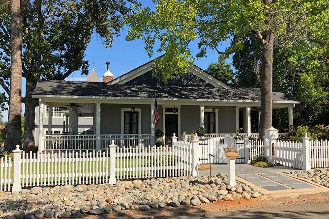 Historic Folsom: A Self-Guided Audio Tour - Key Points