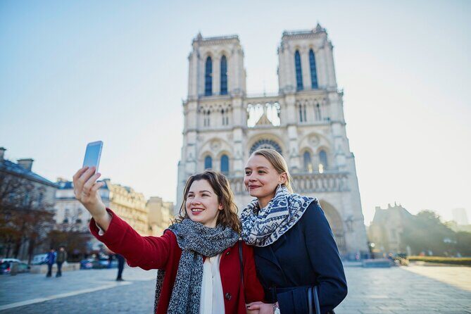 Historic Heart of Paris: Île de la Cité Walking Tour - Key Points