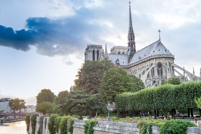 Historic Heart of Paris: Île de la Cité Walking Tour - The Sum Up