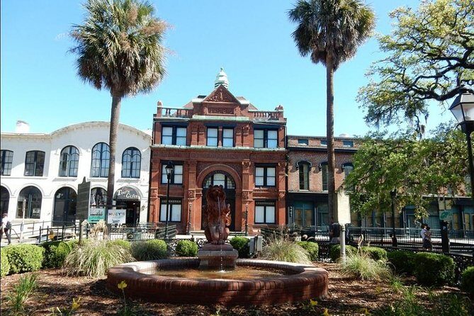 Historic Homes of Savannah Guided Walking Tour - Key Points