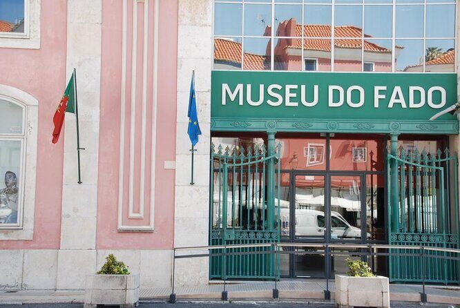 Historic Lisbon: Exclusive Private Tour with a Local Expert - Key Points
