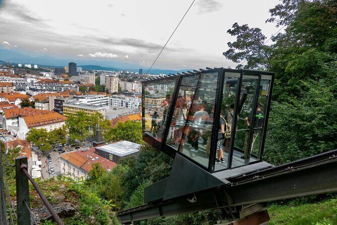 Historic Ljubljana Tour with Ljubljana Castle included - Key Points