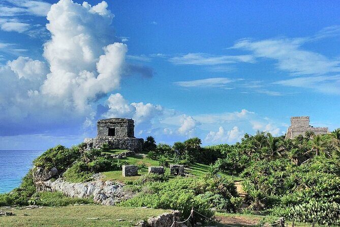 Historic Tulum, Mayan Village and Tankah Cenotes Tour - Discovering Tulum: A Majestic Archaeological Site with a View