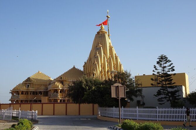 Historical and Spiritual Sojourn: Rajkot to Somnath Tour - Museum Insights: A Glimpse into Somnath’s Heritage