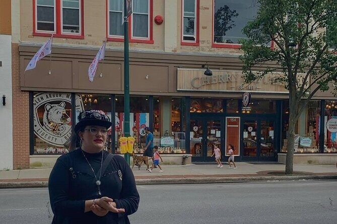 Historical Ghost Lantern Tour Downtown Traverse City +Magnant - Practical Details and Tips
