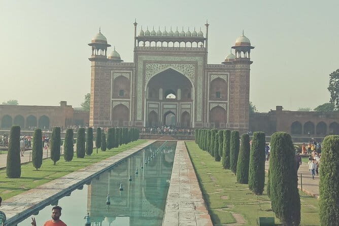 Historical same day trip Delhi to Agra by car - Key Points