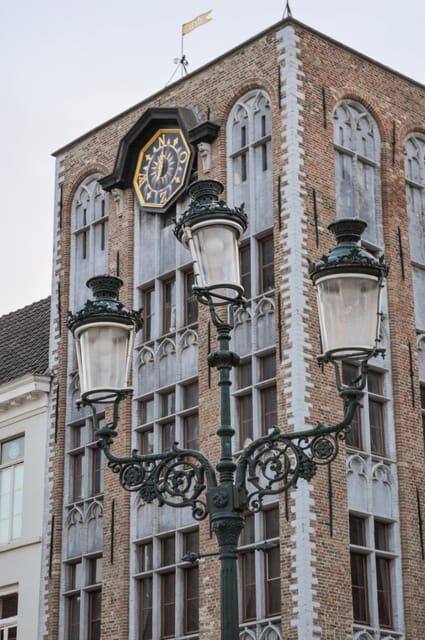 Historical walk in Bruges with local guide. Praline included - Practical Details