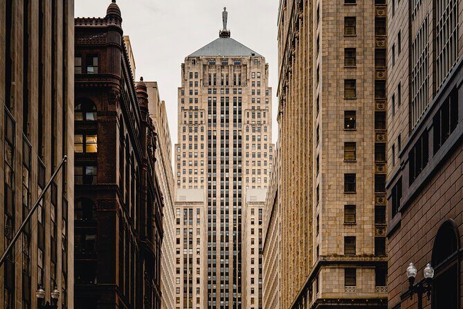 History of the Jazz Age at Chicago Art Deco Architecture Tour - One North LaSalle: A Gatsby-Esque Landmark