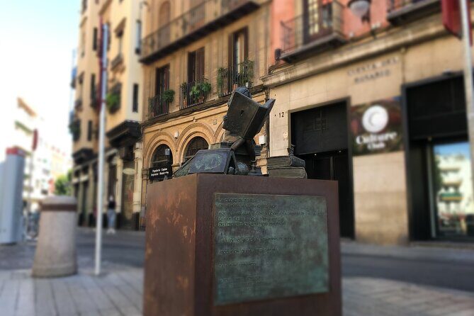 History of Women of Seville Private Tour - Key Points