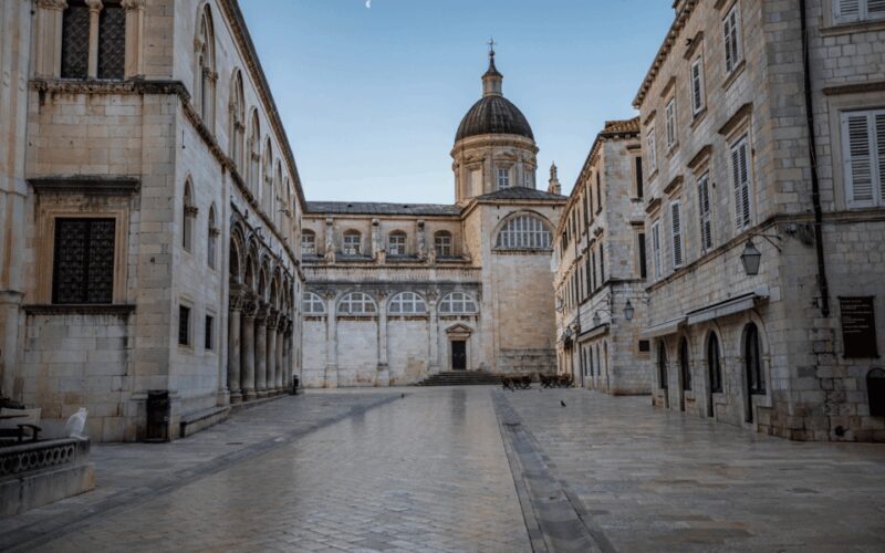 History Walking Group Tour in Dubrovnik with Licenced Guide - What This Tour Offers and Why It Matters