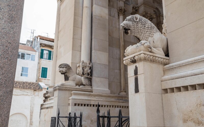 History Walking Group Tour in Split - Key Points
