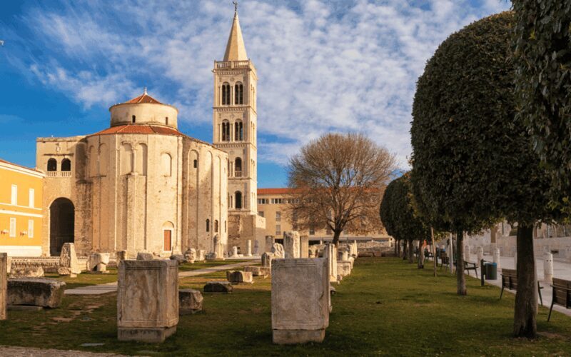 History Walking Tour in Old Center Zadar with Licenced Guide - Analyzing the Value