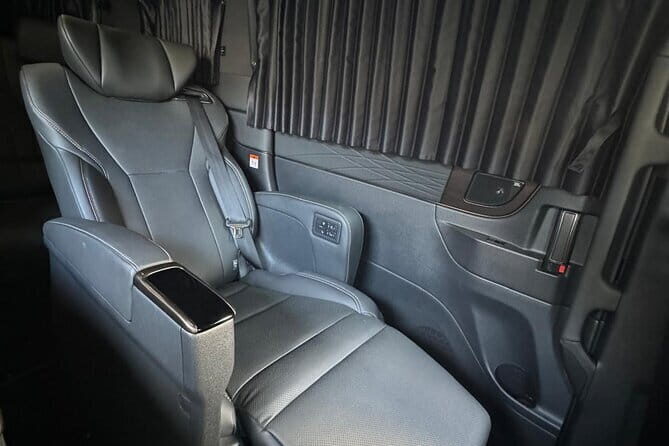 HK Local Transfer in City, Cruise Terminal and Train Station - What You Can Expect from This Private Transfer