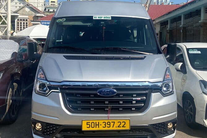 HO CHI MINH AIRPORT: Car 16s pick up  hotel (one way transfer) - Key Points