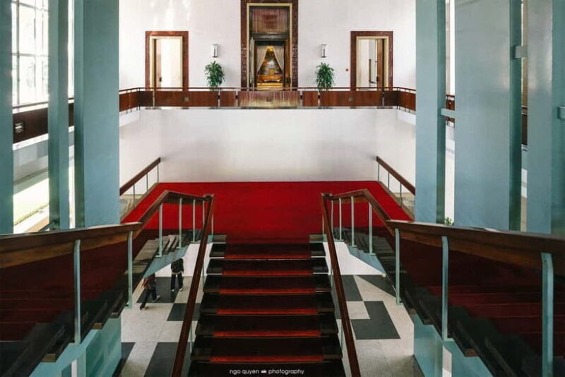 Ho Chi Minh City: Guided Tour with Iconic Spots - Group Size and Atmosphere