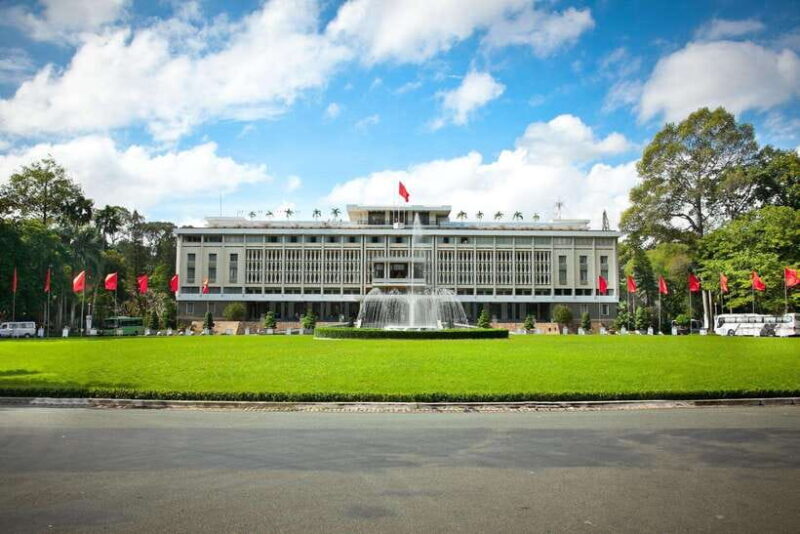 Ho Chi Minh City: Hop-On Hop-Off Bus Tour by Vistra - Who Should Consider This Tour?