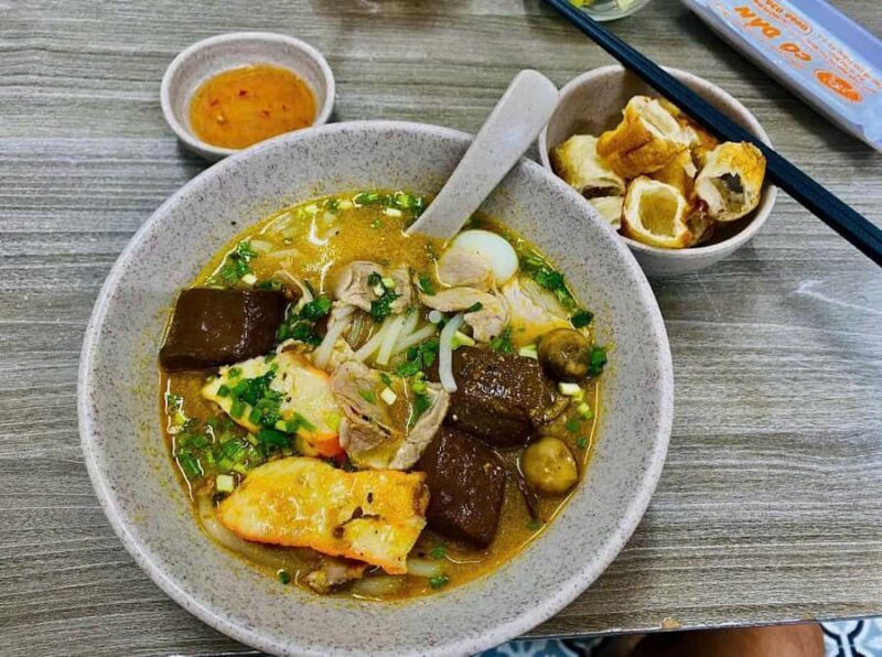 Ho Chi Minh City: How Locals Eat A Street Food Walk? - Key Points