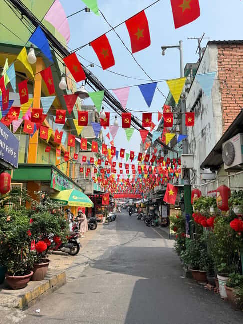 Ho Chi Minh City: Local Flowers Market & Hidden Flowers Cafe - Who Will Appreciate This Tour?