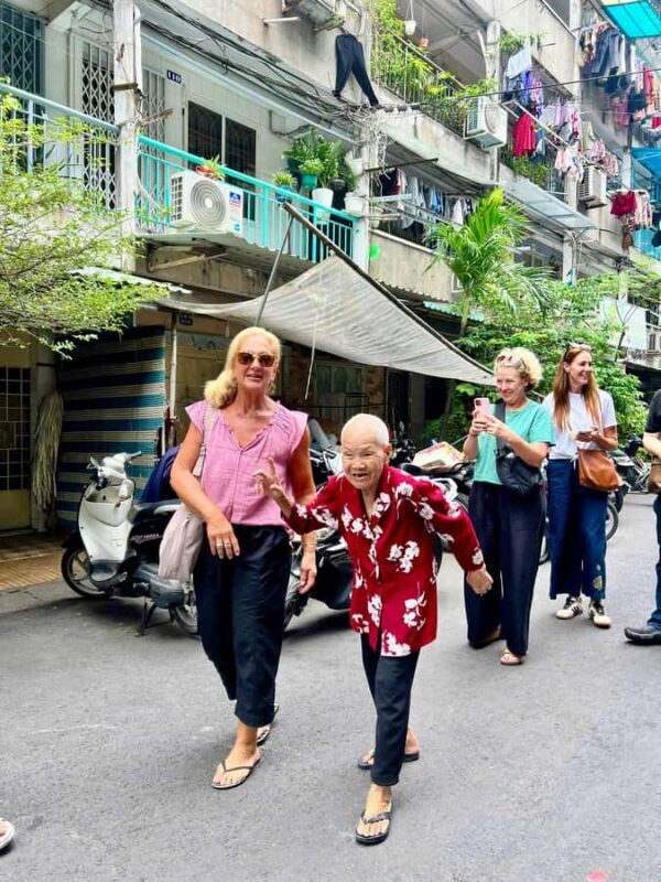 Ho Chi Minh City: Pagodas, Incense Streets & Coffee Tour - Key Points