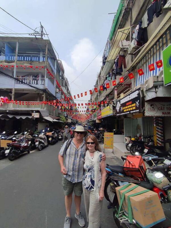 Ho Chi Minh City Sightseeing Tour With Friendly LGBT Guide - Evening Options: Street Food and Nightlife