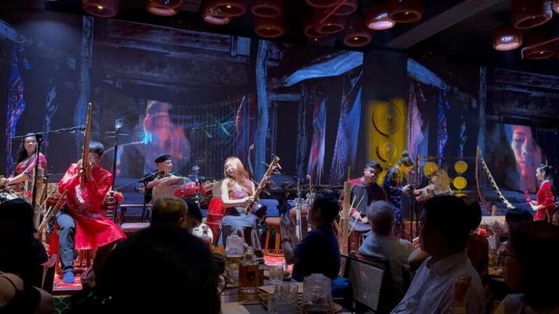 Ho Chi Minh City Sightseeing Tour With Live Music Chao Show - Detailed Breakdown of the Itinerary
