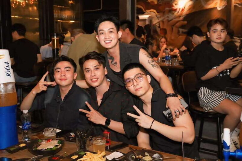 Ho Chi Minh City Street Food Private Tour With Dancing Bar - Analyzing Value and Overall Impression