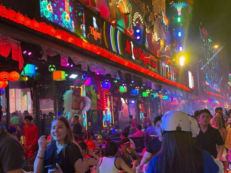 Ho Chi Minh City Street Food Tour With Acoustics Live Music - Key Points