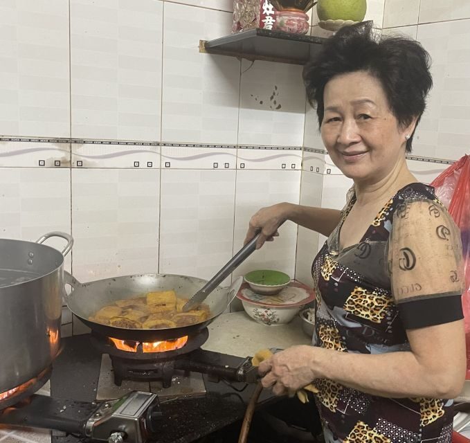 Ho Chi Minh: Local Cooking Class At Auntie's Home - Walking Through Back Alleys: An Authentic Glimpse
