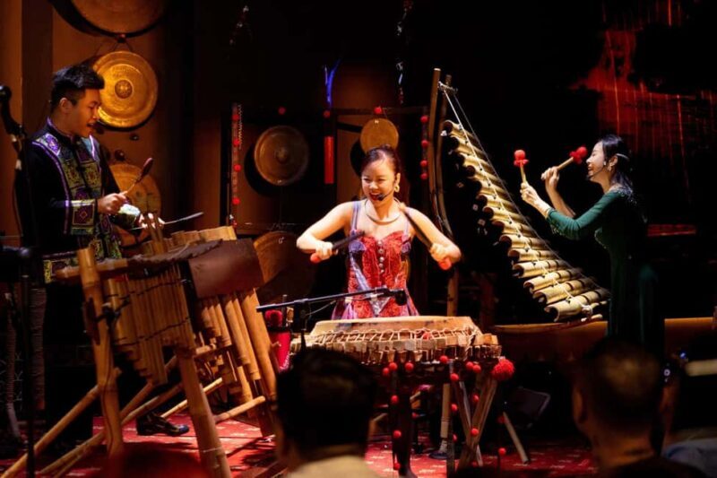 Ho Chi Minh: Open-Top Bus Tour, Chào Show & Dinner - Discovering Ho Chi Minh City’s Heart from the Open-Top Bus