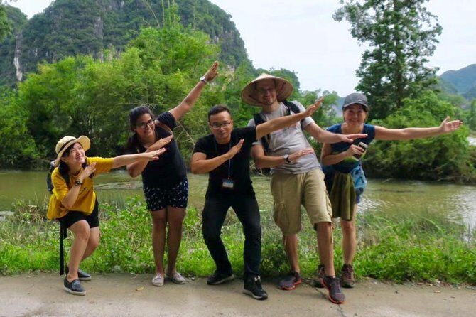 Hoa Lu - Tam Coc - Bich Dong Pagoda One Day: sampan boat trip and bicycle ride - FAQs