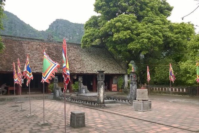 Hoa Lu - Tam Coc boat Trip and Mua Cave - Authenticity and Local Flavor