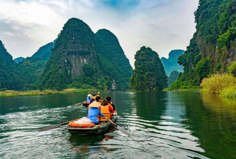 Hoa Lu, Tam Coc, & Mua Cave Day Trip with Lunch & Limousine - Key Points