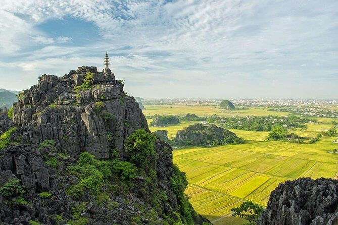 Hoa Lu -Tam Coc - Mua Cave Full Day Trip with Limousine Bus - Discovering Vietnam’s Ancient Capital at Hoa Lu