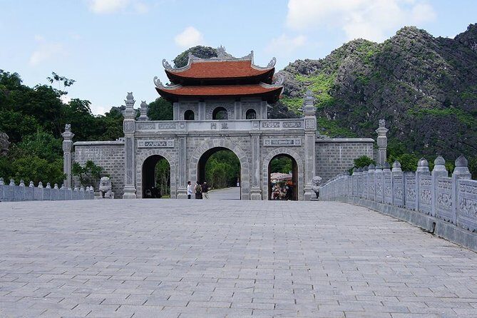 Hoa Lu -Tam Coc - Mua Cave Full Day Trip with Limousine Bus - Who This Tour Suits Best