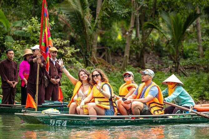 Hoa Lu, Tam Coc, Mua Cave with Buffet Lunch from Hanoi - Key Points