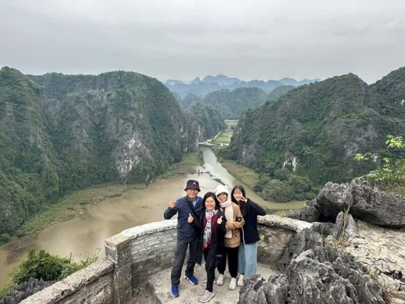 Hoa Lu - Trang An Boat Trip & Mua Cave small group tour - Unlocking Ninh Binh: Hoa Lu - Trang An Boat Trip & Mua Cave Tour Review