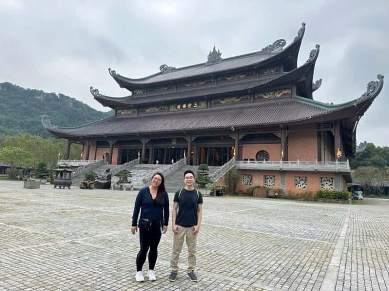 Hoa Lu - Trang An Boat Trip & Mua Cave small group tour - Key Points