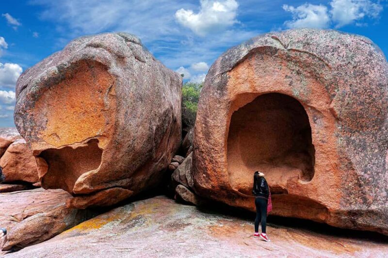 Hobart: Wineglass Bay, Freycinet Park, and Richmond Tour - Authentic Experience and Small-Group Benefits