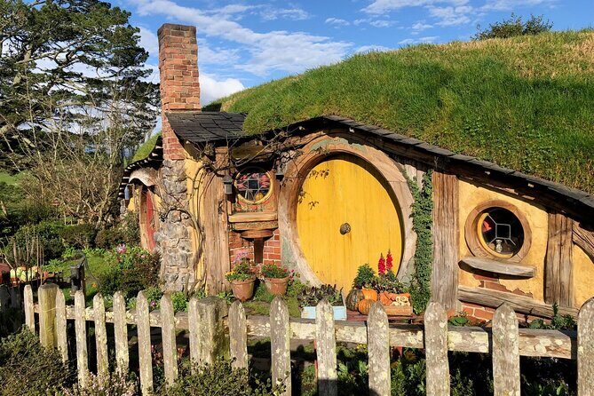 Hobbiton Movie Set Day Tour - A Closer Look at the Hobbiton Experience