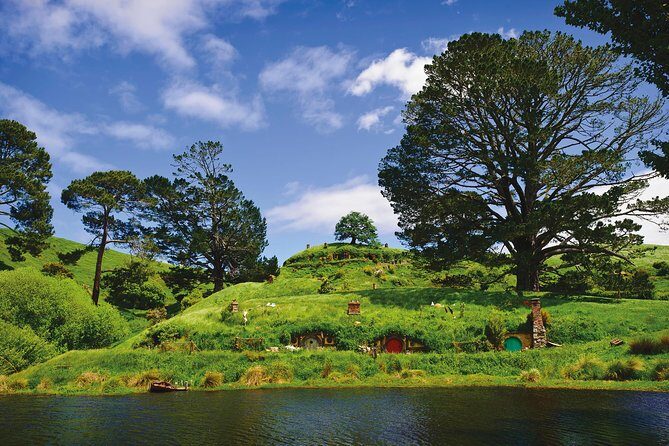 Hobbiton Movie Set day tour From Auckland - The Green Dragon Inn