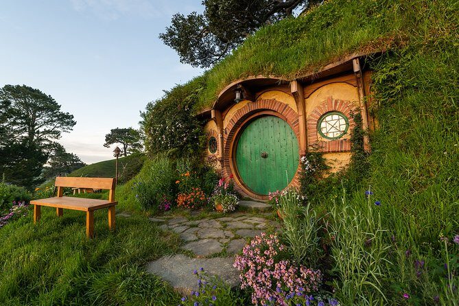 Hobbiton Movie Set Experience: Private Tour From Auckland - Scenic Drive and Coffee Break at Robert Harris