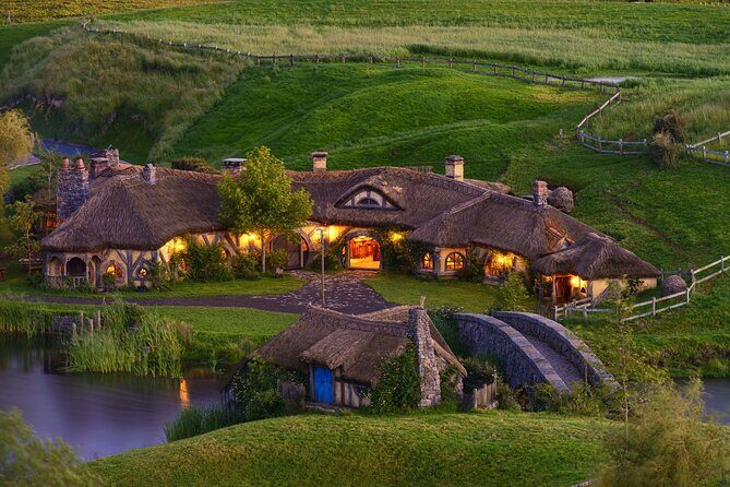 Hobbiton Movie Set Guided Day Tour with Lunch from Auckland - An In-Depth Look at the Tour