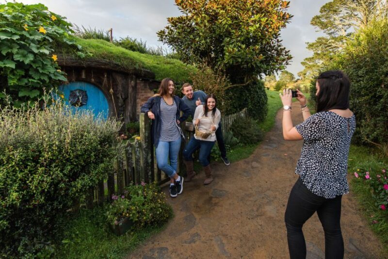 Hobbiton Movie Set & Rotorua Premium Day Tour from Auckland - Key Points
