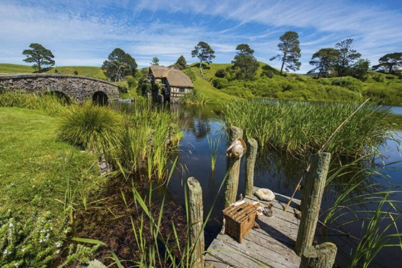 Hobbiton Movie Set & Rotorua Premium Day Tour from Auckland - A Complete Dive into the Tour Experience