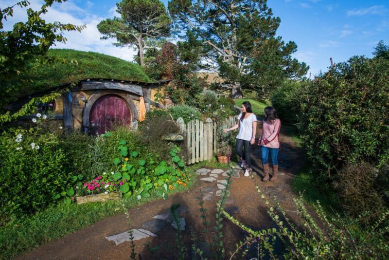 Hobbiton Movie Set & Rotorua Premium Day Tour from Auckland - FAQ