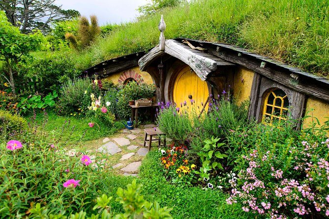 Hobbiton movie set tour and a lot more beautiful NZ sights - An Authentic Look at the Hobbiton Movie Set Tour and New Zealand’s Best Sights