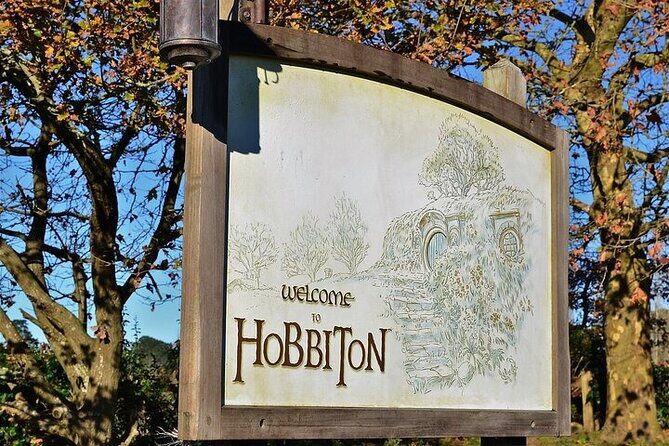 Hobbiton Movie Set & Waitomo Glow Worm Caves Private Tour - What the Experience Means for You