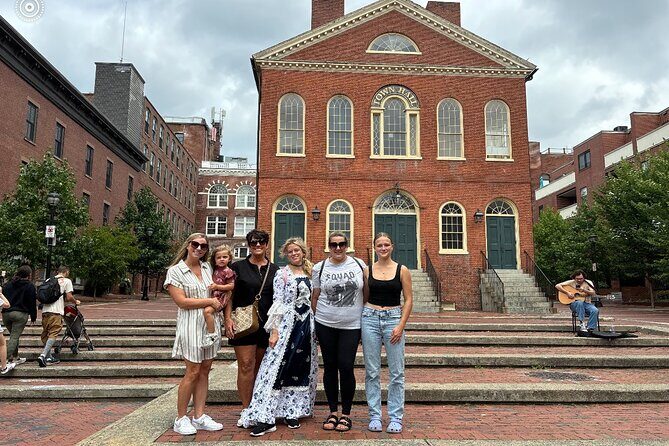 Hocus Pocus Film and Tour. See the Movie Walk the Magic - Key Points